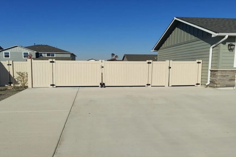Premium Vinyl Fencing | Durable and Stylish Options